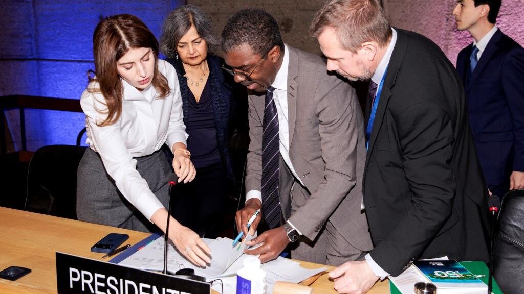 В Париже открылась вторая часть 25-й сессии Генассамблеи ЮНЕСКО под председательством ...