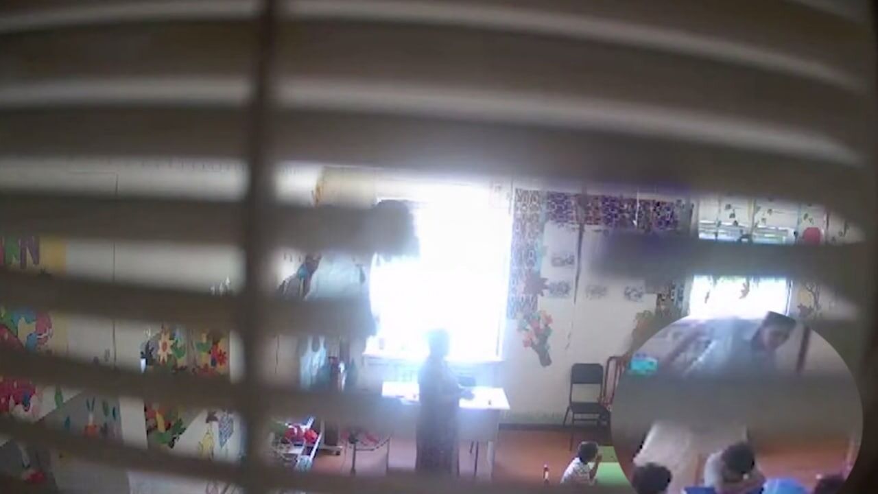 Ғиждувондаги боғчада тарбиячи болаларни калтаклади — видео - UzNews.uz