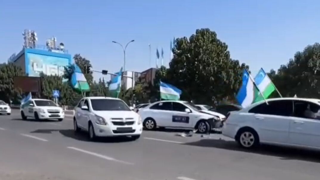 Андижонда Мустақиллик парадида қатнашаётган 3 та Gentra ЙТҲга учради - UzNews.uz